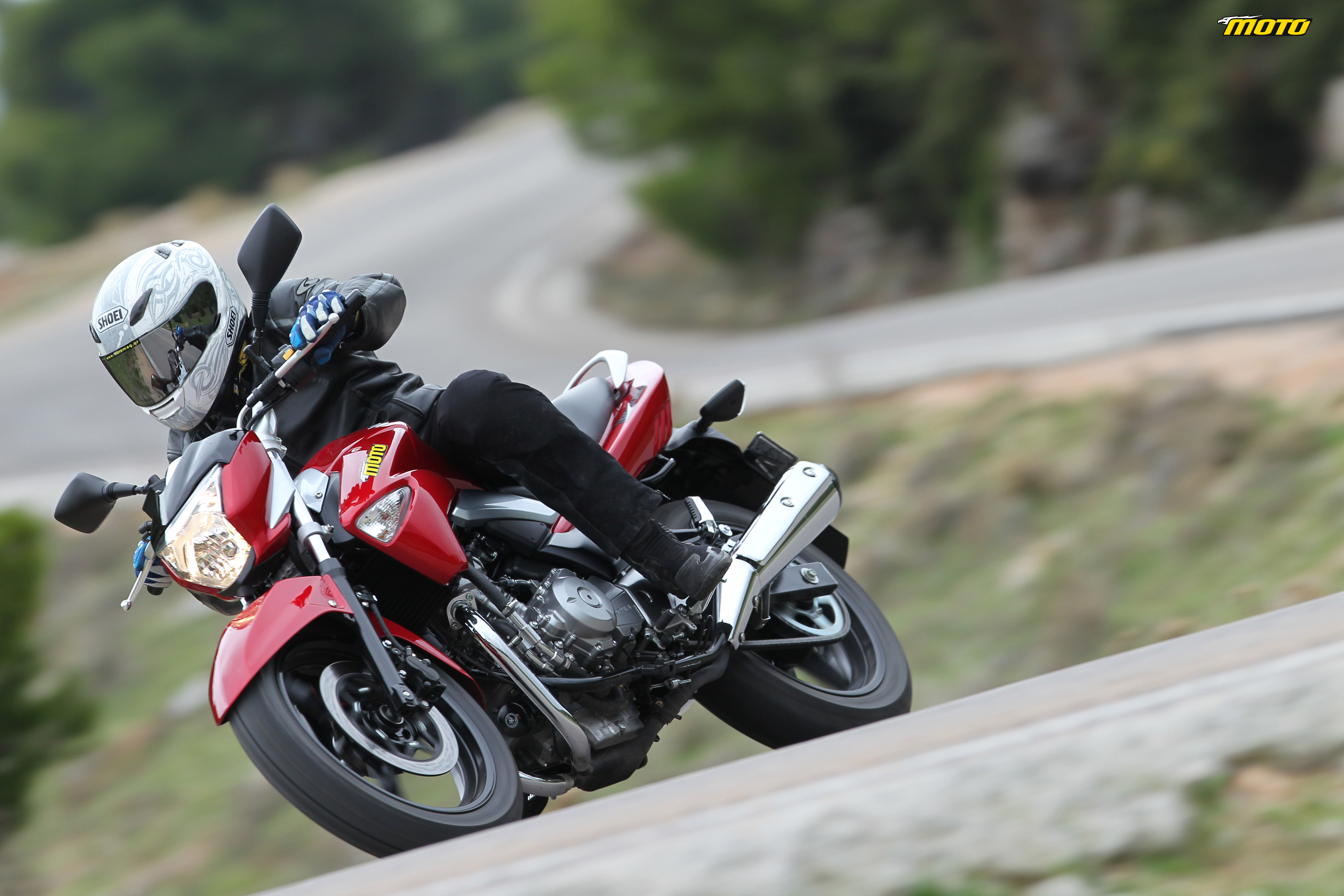 Suzuki Inazuma 250 2013 | MOTOMAG