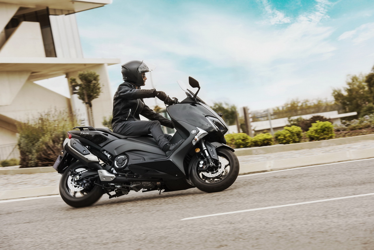 Yamaha TMAX DX 2017: Όλες οι φωτογραφίες | MOTOMAG