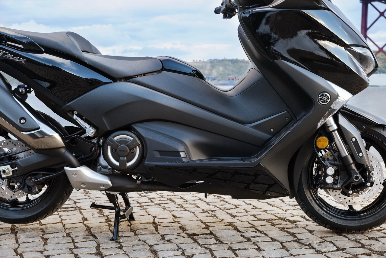 Yamaha TMAX DX 2017: Όλες οι φωτογραφίες | MOTOMAG