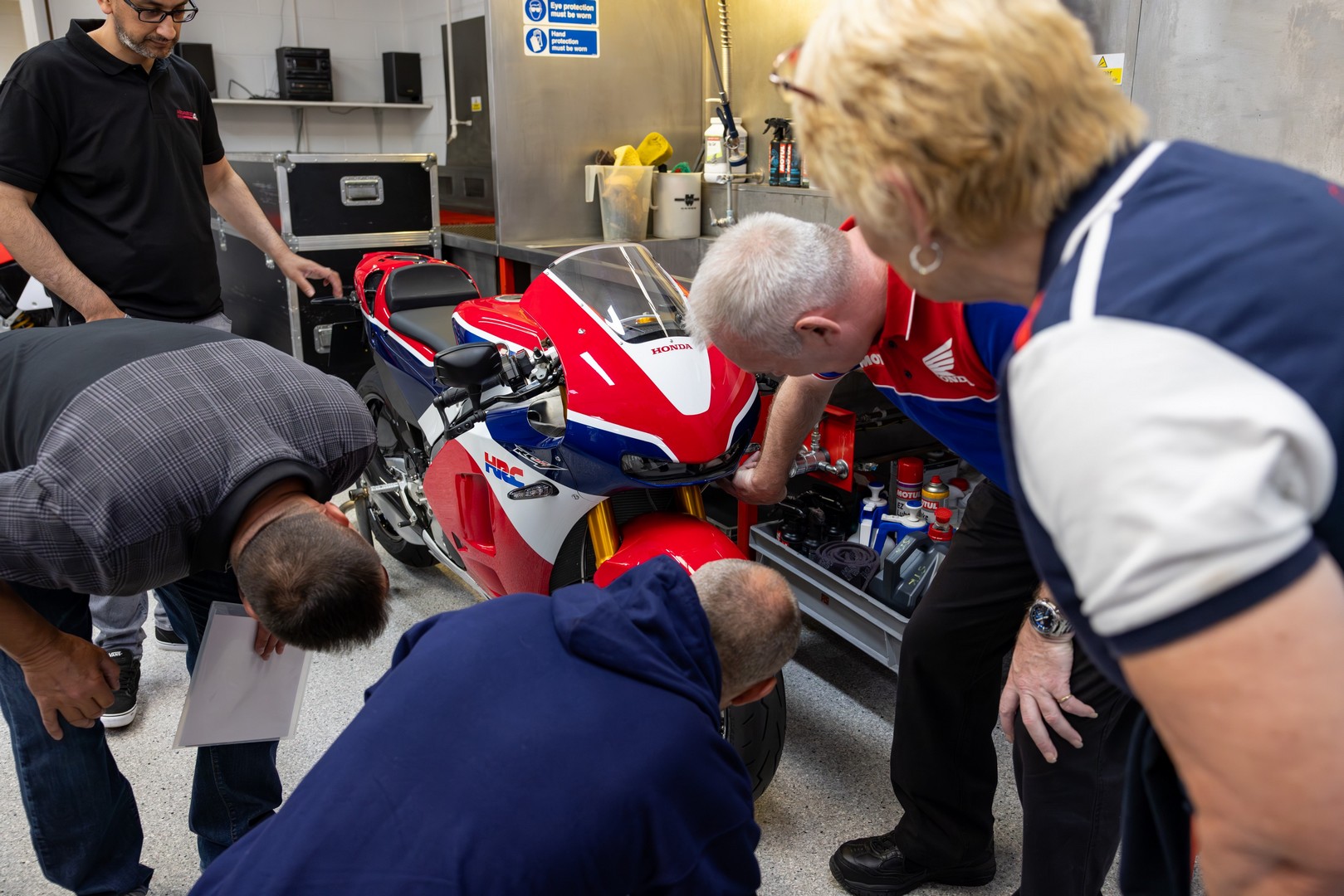 Honda CBR1000RR-R Fireblade SP John McGuinness 100th Start Replica ...