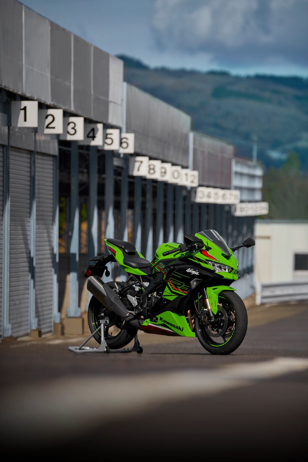 Kawasaki ZX-4R, ZX-4RR - Σε ακόμα χαμηλότερη τιμή απ’ ότι αναμενόταν ...