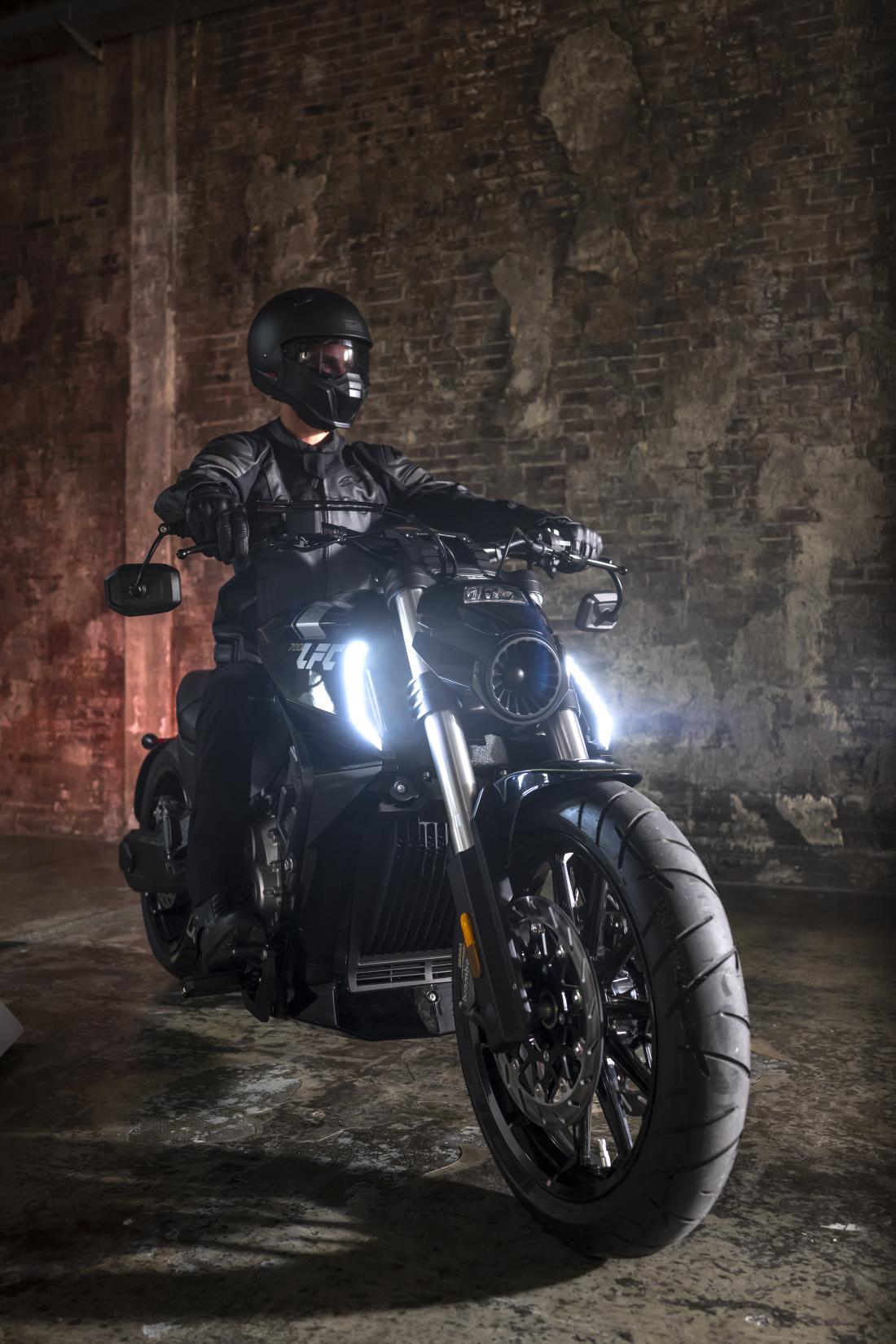 Suzuki DR-Z 4S και DR-Z 4SM 2025 - Τα περιμένουμε και Ευρώπη με Euro 5 ...