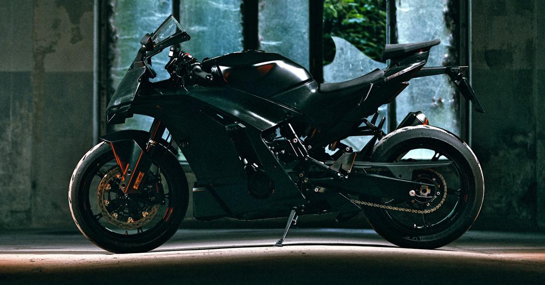 KTM RC 990 R 2025 - Πρώτες φωτογραφίες και βίντεο χωρίς καμουφλάζ ...