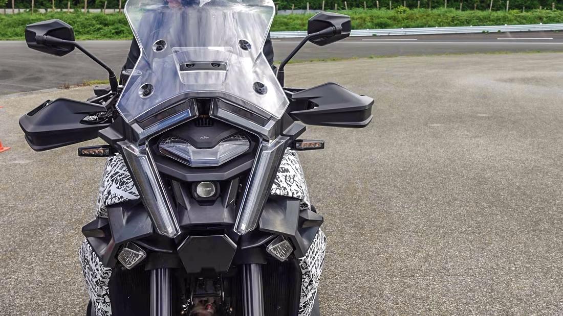 KTM Super Adventure Automatic 2025: Πρώτες φωτογραφίες του αυτόματου με ...