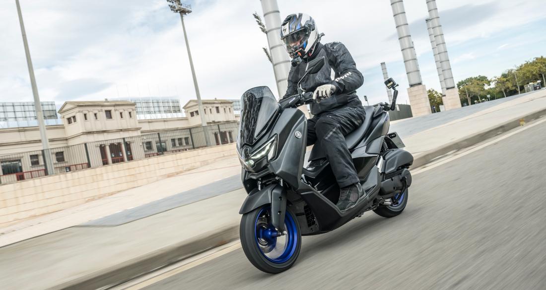Yamaha NMAX 125 2025: Οδηγούμε στη Βαρκελώνη το πιο ευέλικτο με την MAX ...
