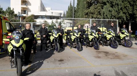 Το ΕΚΑΒ παρέλαβε 20 νέες μοτοσυκλέτες και 8 κινητές μονάδες [VIDEO ...