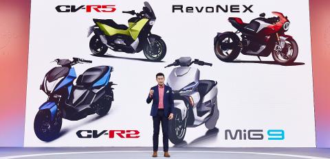 KYMCO - Adventure Scooter CV-R5, Café-Racer ηλεκτρική RevoNEX, και 2 ...