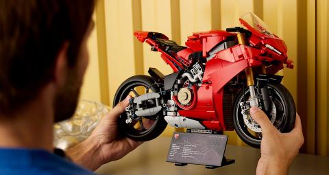 Ducati Panigale V4 S LEGO Technic - Για όλα τα μεγάλα παιδιά [VIDEO ...