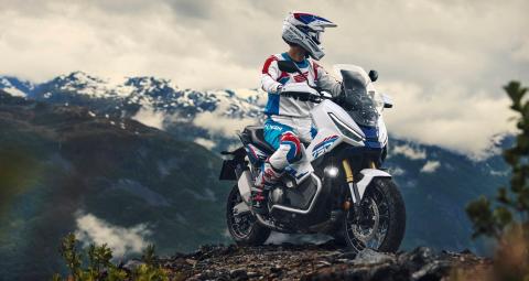 Η ανανέωση των Honda Forza 750 και X-ADV για το 2026 [VIDEO] | MOTOMAG