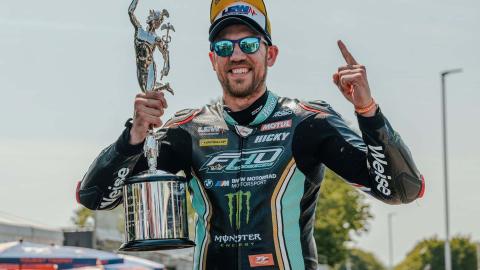 Peter Hickman: Στην πίστα μετά το σοβαρό ατύχημα στο Isle of Man TT ...